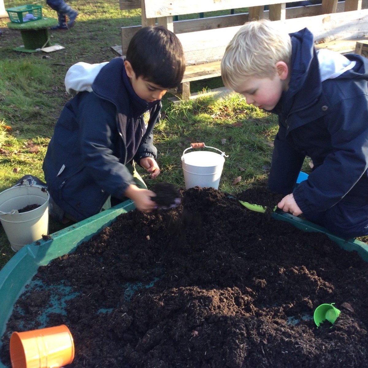 Warwick Preparatory School - Dig, dig, dig at Forest School